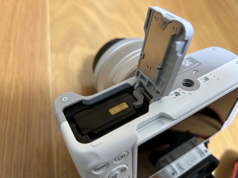 Canon EOS R50開封の儀。中身をすべて見せます！